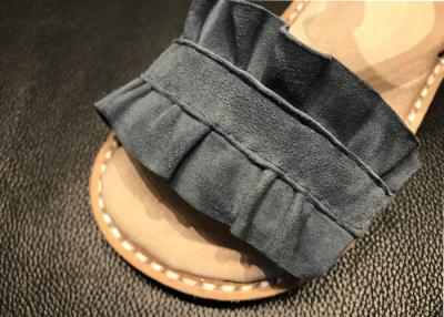 中国 夏の広いフィートのDoeskinの流行の子供の靴 販売のため