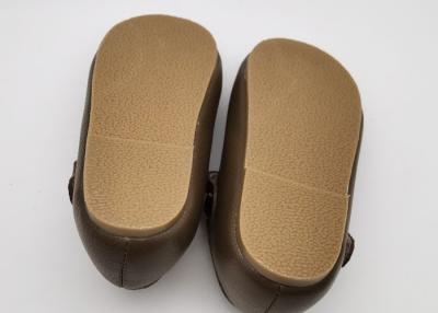 中国 Outsoleのゴム製 サイズ子供のための21-30のTの革紐の幼児の服靴 販売のため