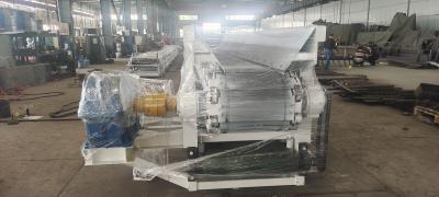 China 大容量 TCNL粘土材料 1175 mm チェントラベルトラックセンター距離のレンガボックスフィッダーマシン for sale