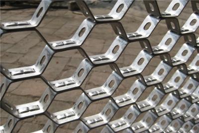 Cina Turtle Shell Mesh And 2.5mm Hexmesh Grid Cyclones Refractory Lining Hexmetal Mesh in vendita