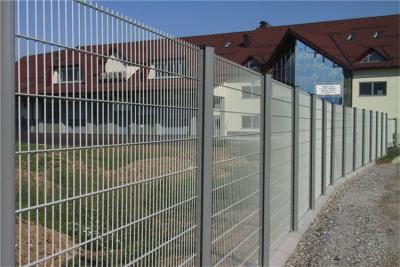 Cina 868 Recinzione di filo di vetro rivestito in vinile Autostrada PVC rivestita con maglia saldata in vendita