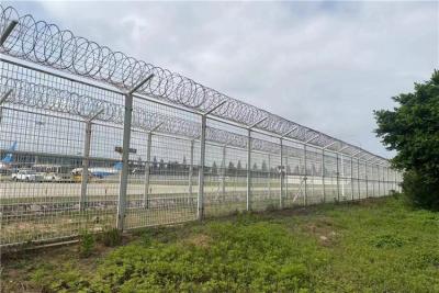 Cina Il PVC ha ricoperto il recinto del filo spinato della prigione di recinzione di sicurezza aeroportuale BTO 22 in vendita