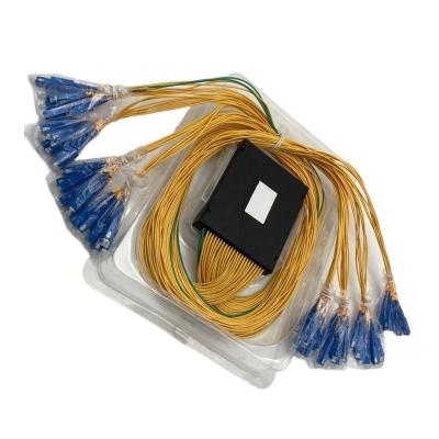 Cina 1x16 PLC Fiber Optic Splitter in FTTX Plastic Box con connettore PC UPC in vendita