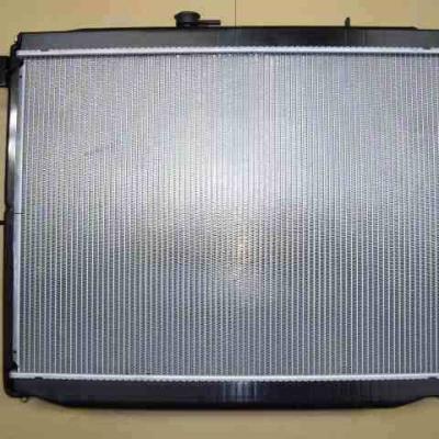 Cina Auto Engine Cooling System for Toyota Landcruiser Wagon STD/2.5 Year 2004- 1HZ Engine in vendita