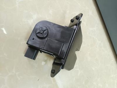 Cina 81230-3Z000 Serratura del portellone posteriore del bagagliaio per Hyundai Santa Fe Kia Sedona Sorento 2013-2020 per Hyundai 2015-2018 in vendita