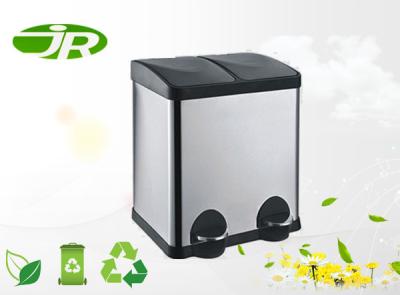 China Revestimento retangular de aço inoxidável do cetim do pedal 30L do escaninho Waste do agregado familiar à venda