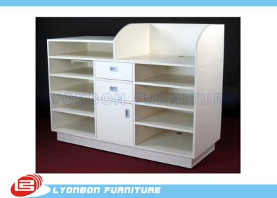 中国 店の支払のための白い店の現金カウンターの机 5 つの層の MDF の、3 つの引出し 販売のため