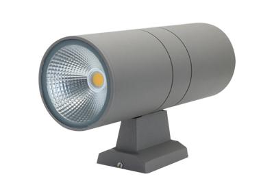 Cina 6W 12W Lampada da parete esterna semplice moderna LED impermeabile doppia testa Shell E27 in vendita