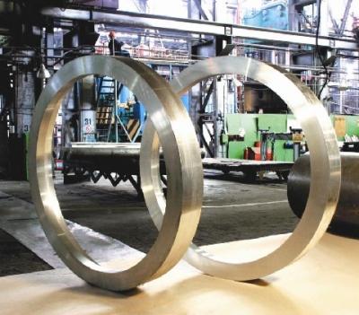 Cina Anelli rotolati forgiati con resistenza di schiacciamento, anelli neri dell'acciaio inossidabile del macchinario in vendita
