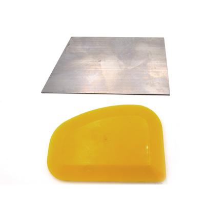 China Multifunctionele body filler scraper Automotive verfgereedschappen met koolstofstaal lemmet Te koop