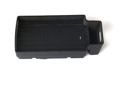 China 10W Qi OE-fit Car Wireless Charger For Audi Q3 with 3 coins fast chargers for sale