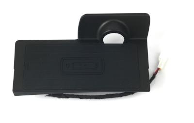 China In Car Wireless Charger with qi For Jeep Grand Commander fast chargers 10W in car chargers with 3 coils à venda