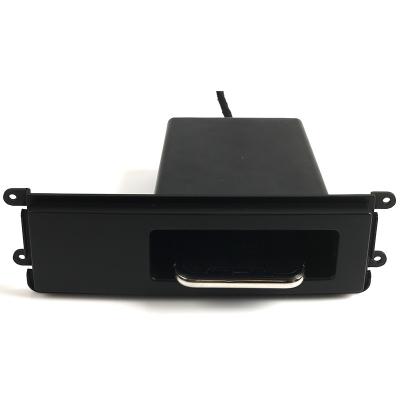 China In Car Wireless Charger with qi For Mitsubishi Pajero 2017-2018 fast chargers 10W in car chargers with 3 coils à venda