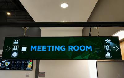 Chine Serveur d'affichage à écran de transistor à couche mince élargi openresty pour vos solutions d'entreprise à vendre