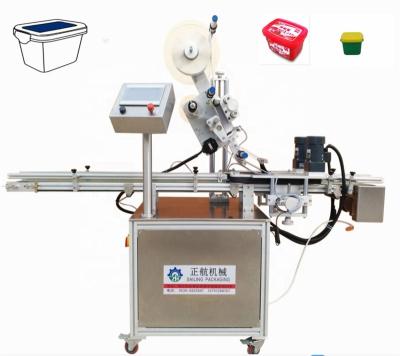 Cina High Quality Fully Automatic Food Plastic Cup Outdoor Labeler Machine in vendita
