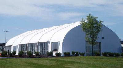 China Architectonisch TFS Gekrompen dak Marquee Brandbestendige PVC Marquee Tent Te koop