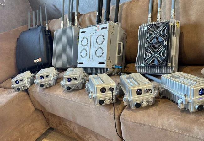 4-Band Signal Suppressor System 700-1200MHz 30W/Band with Cooling Fan