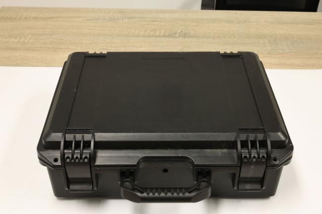 4 Channel (900M, GPS, 2.4G, 5.8G) Anti Drone Device Signal Shielding Drone Suitcase Drone Suppression