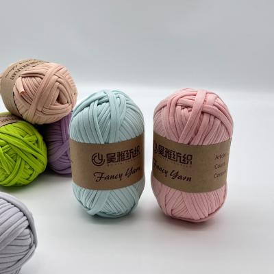 China 1/0.3NM 100% Polyester T Shirt Wool Yarn Fancy Crochet Yarn For Hand Carded Rugs Carpets for sale