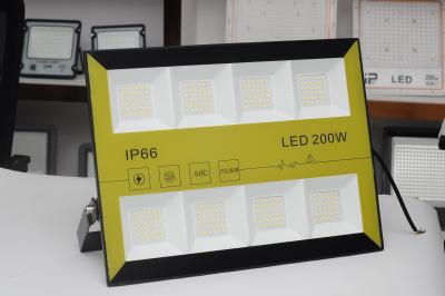Cina Ultra Slim Outdoor LED Flood Light 150w Luminosità all'ingrosso China Manufacturer in vendita
