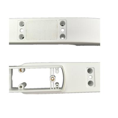 China Peças plásticas brancas da modelação por injeção que lustram a superfície 1260mm à venda