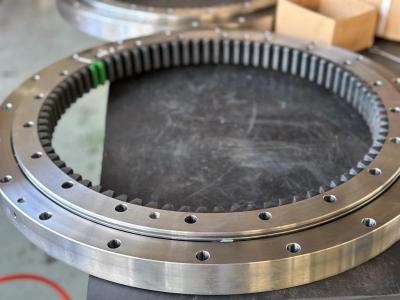 China 9196732 Slewing Bearing Slewing Ring Excavator ZAX225 Te koop