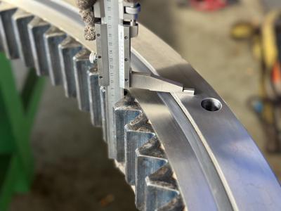 China 353-0649 Slewing Bearing Slewing Ring Excavator E326 CAT326 Te koop