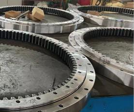 Quality 50Mn Agricultural Slewing Rings Roller Bearing Swing Gear Inner Tooth for sale