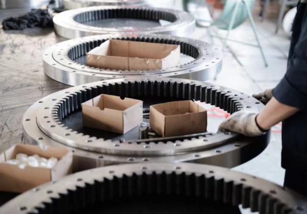 Quality OEM Excavator Swing Bearing Slewing Ring Gear Replacement for sale