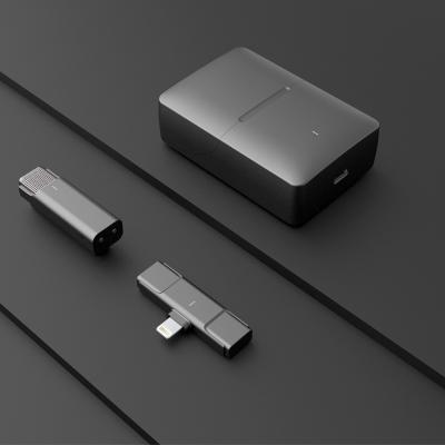 China microfone sem fio de Lavalier da redução de ruído 8h de 650ft para a câmera de IPhone Android à venda