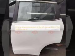 Partes originais desmontadas da porta traseira esquerda do H-aval H2 2015