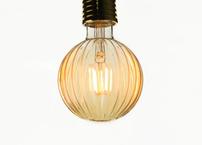 Cina Lo speciale G125 ha colorato la base di forma rotonda E27 di Dimmable 220V della lampadina di Edison LED in vendita