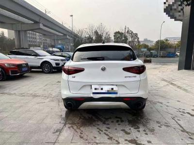 中国 64Lタンク容量 アルファロメオ ステルヴィオ Q4 スポーツ SUV 状態良好 最高速度 230KM/h 販売のため