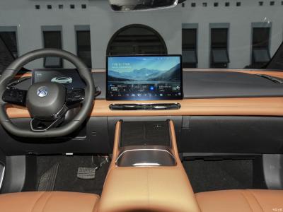 Cina 520KM CLTC Left Drive 2024 Hycan A06 PLUS Pure Electric Luxury Car per le prestazioni in vendita