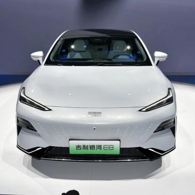 中国 エネルギー電気 ジーリー ギャラクシーE8 車 4ドア5座 200KW パワーと広々としたインテリア 販売のため