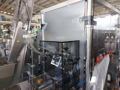 China QuickSeal Automatic Screw Capping Machine 180 Bottles/Min 50Hz Frequency for sale