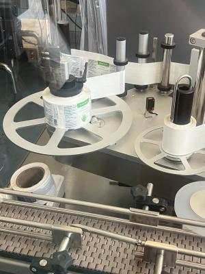 China AccuLabel Pharma Automatic Round Bottle Labeling Machine 180 Bottles/Min for sale