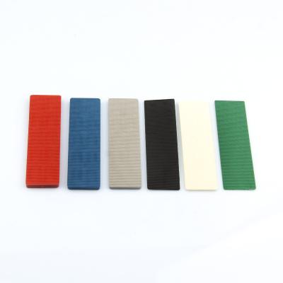 Cina Pacchi di vetri di plastica leggeri Shims Pacchi piatti di plastica colorati in vendita