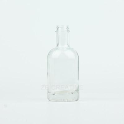 China Flint Liquor Screw Top Glass Bottle For Gin 200ml 300g CY-751B for sale