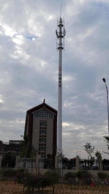 Cina torre di comunicazione su mezzi mobili di 100M Polygonal Q345B in vendita