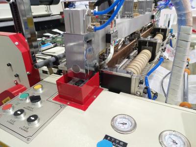 Cina PE Film Plastic Bag Making Machine Sealing Easy To Operate 220V in vendita