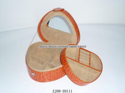China hearted shape Jewerly box cover luxury pu leather with mirror design for sale