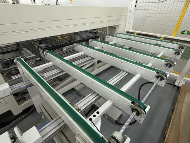 X-Solar Automatic and Accurate Glass Loading Machine
