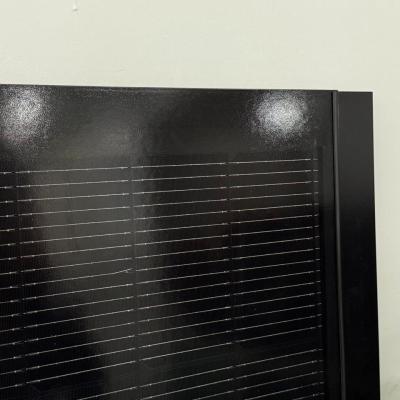 Cina pannello solare nero piatta piastrelle di tetto BIPV doppio vetro 120W materiale sostenibile in vendita