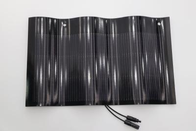 China 50W gekrümmte Solardachfliesen Schwarz Rot Grün Farben für BIPV Haushalts Solarsystem zu verkaufen