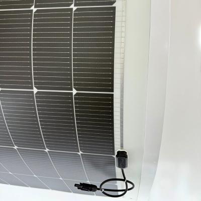 중국 투명한 580W 소프트 태양 하이브리드 인버터 지붕 재료 BIPV 모듈 단회로 전압 온도 계수 0.04% 판매용