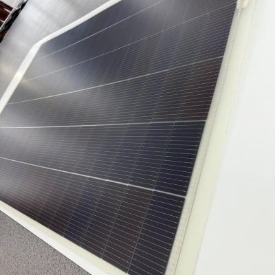 Chine Panneaux photovoltaïques pour les locations de camping-cars Taille personnalisable Monocristallin Flexible 520W Inverseur hybride solaire doux Module BIPV à vendre