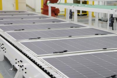 중국 부드러운 태양 전지 패널 2260*1219*3mm 580W 520W 480W 430W 녹색 건축 재료 최대 시스템 전압 DC 1000/ 1500V IEC 판매용