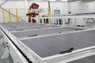 China 2260*1219*3mm Großbestand BIPV-Material Energiespeicher- und Solarzellen-System mit Kurzschlussspannungs-Temperaturkoeffizient 0,04% zu verkaufen