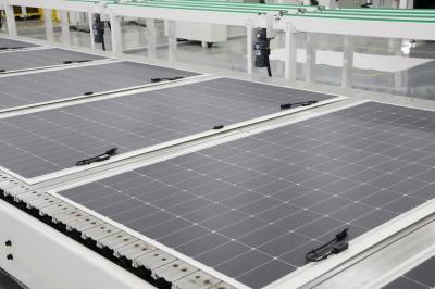 Chine Module solaire monocristallin en polymère de Topcon 2260*1219*3 mm avec une tension de fonctionnement optimale de 44,19 V à vendre